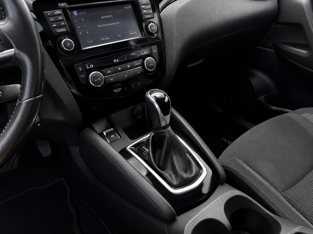 Nissan QASHQAI 1.2 N-Connecta, Automaat, Nieuwe ketting kopen in ...